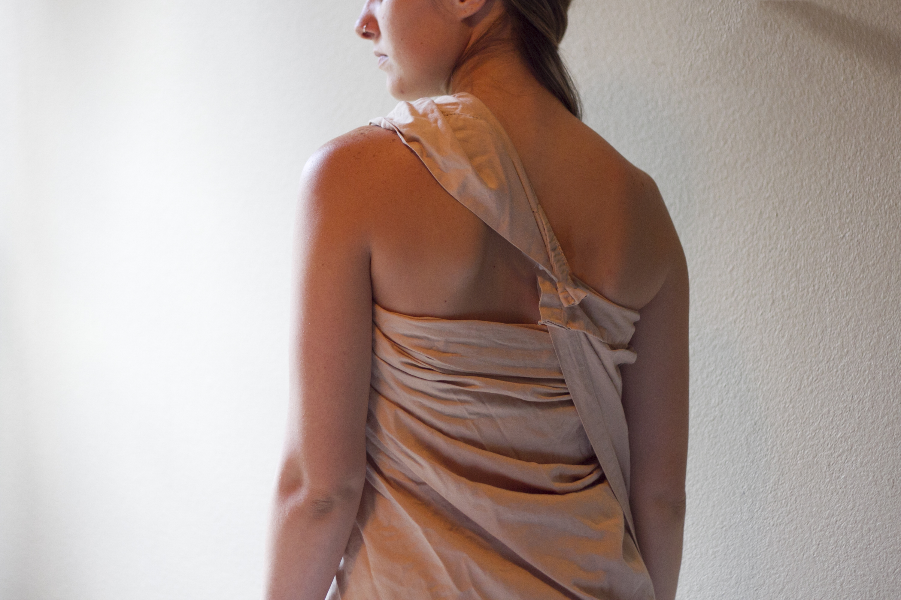 How To Make A Toga With A Fitted Sheet
