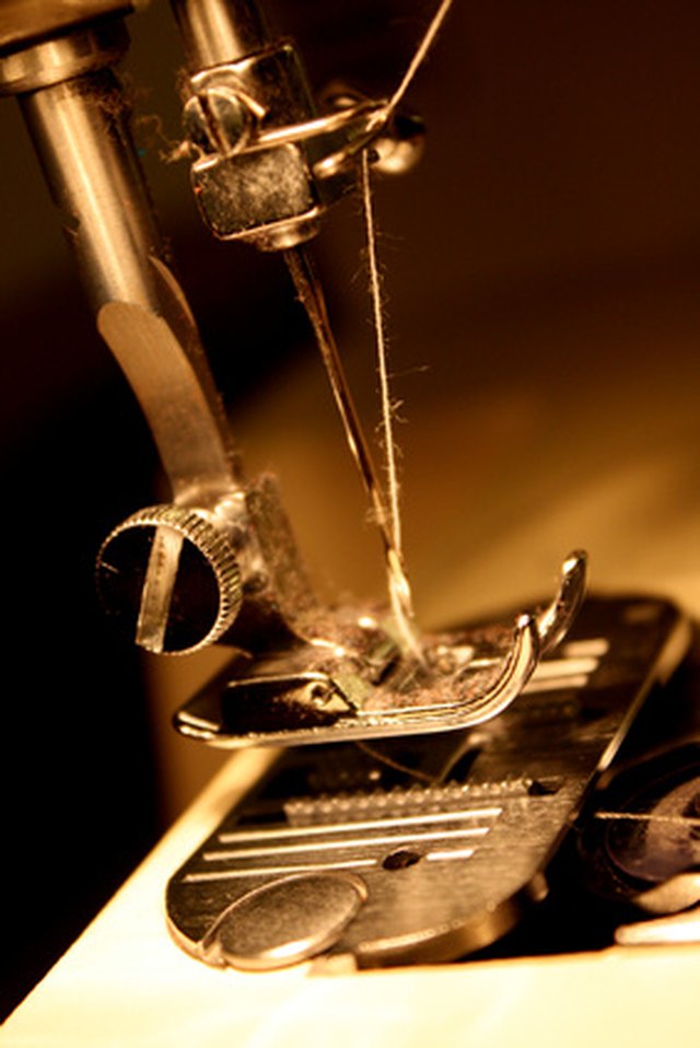 How to Thread a Singer Scholastic 717 Sewing Machine | ehow