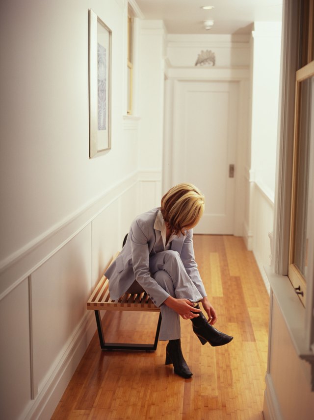 How to Visually Widen a Narrow Hallway | ehow