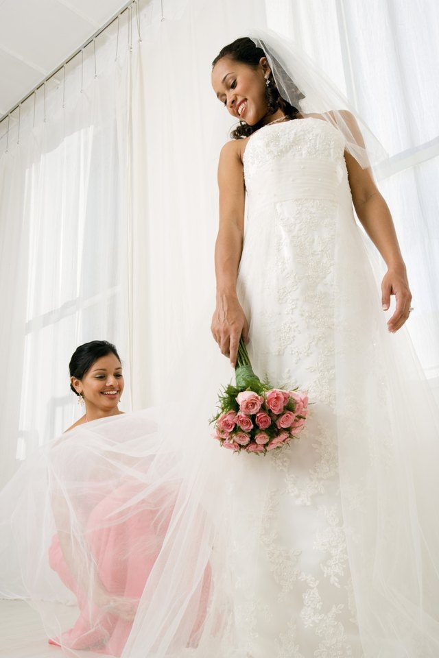 How to Make a Detachable Tulle Train | ehow